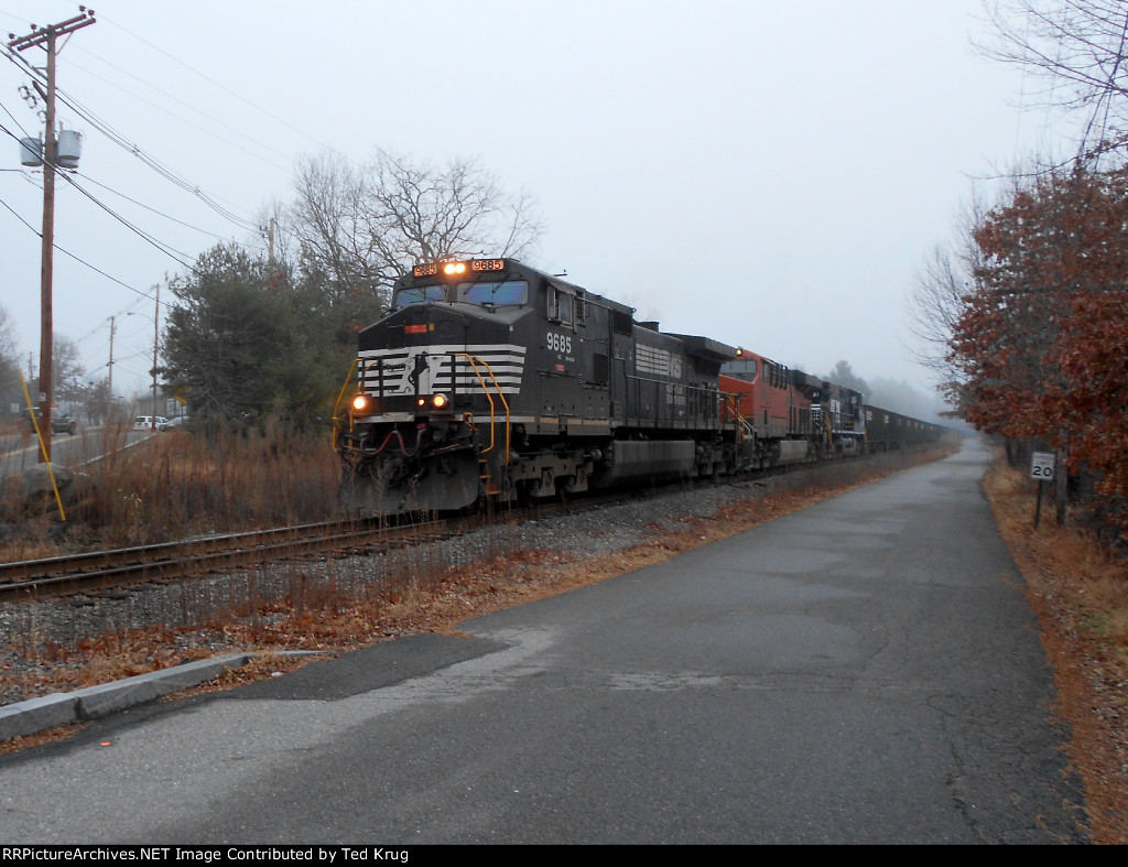 NS 9685, BNSF 6668 & NS 8987